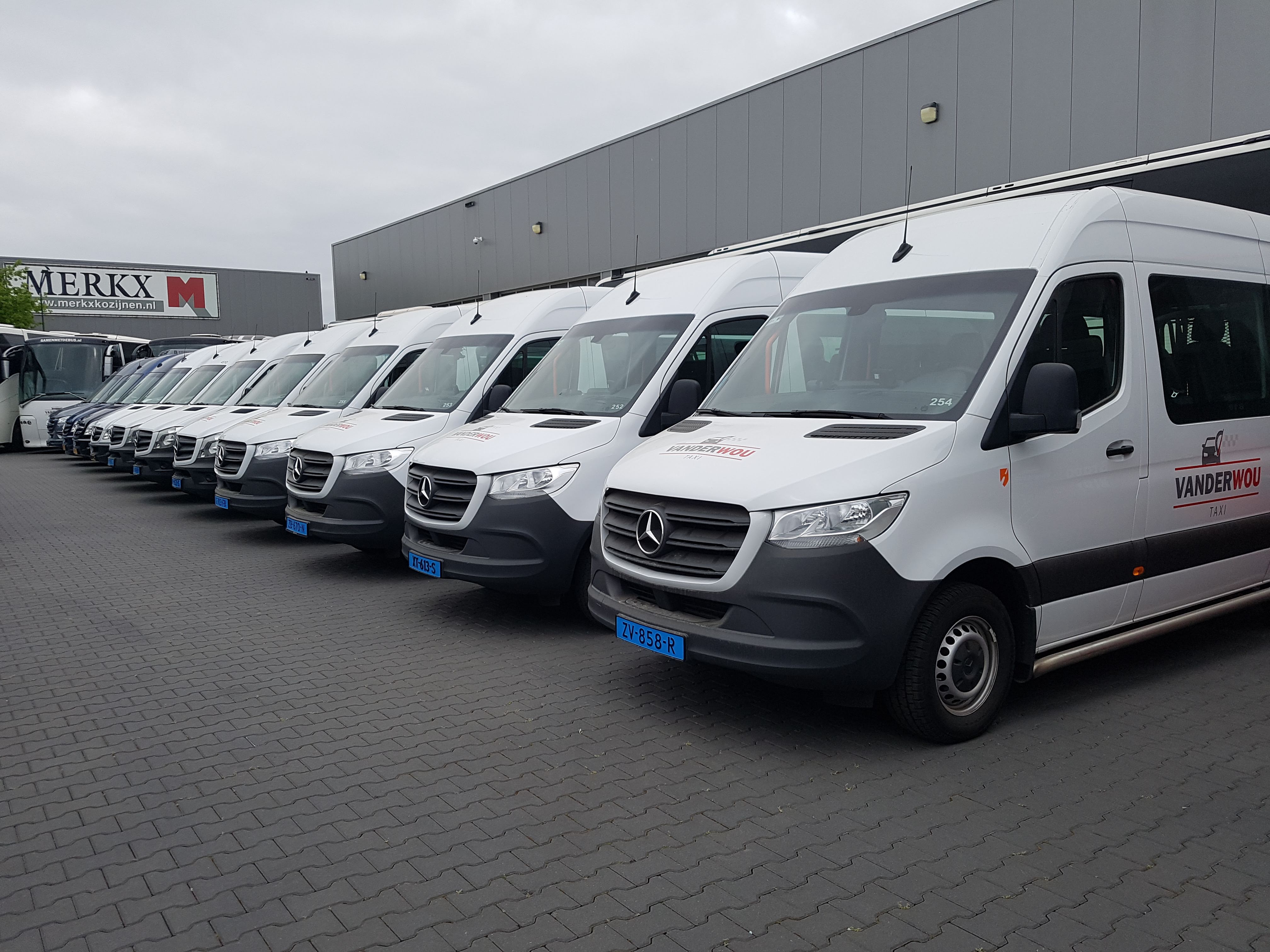 Taxibus 8 personen | VANDERWOU Taxi | Taxivervoer