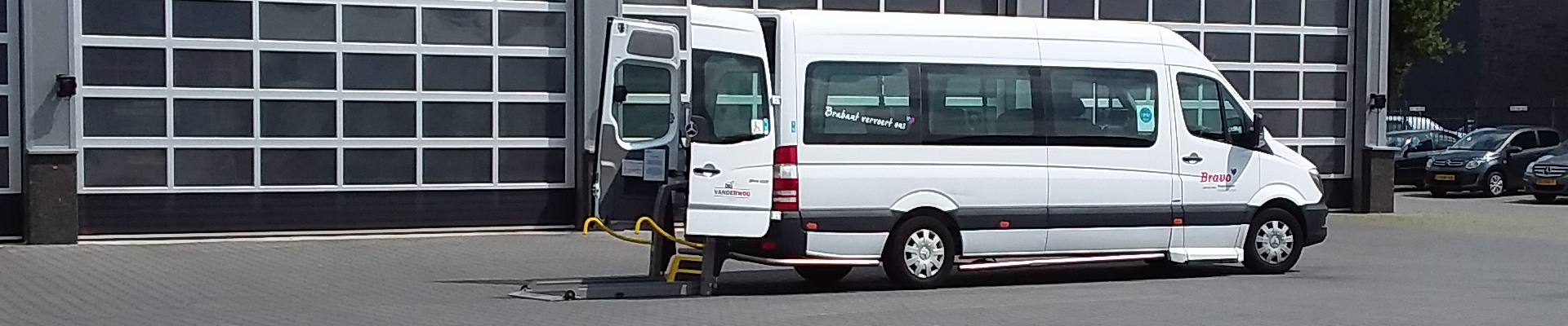 Rolstoelvervoer | VANDERWOU Taxi | Rolstoeltaxi