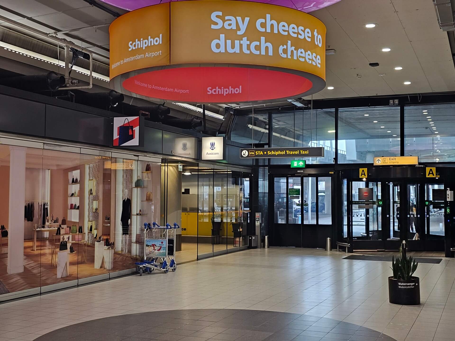 STA- Balie Schiphol - VANDERWOU Groep